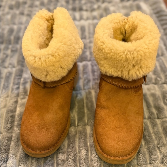 UGG | Shoes | Ugg Cedric Tan Shearling Buckle Boots Can Be Worn Up Or ...